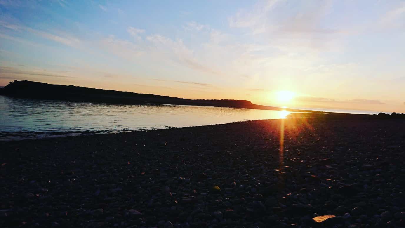 Beachcombing in Sully - Discover The Outdoors